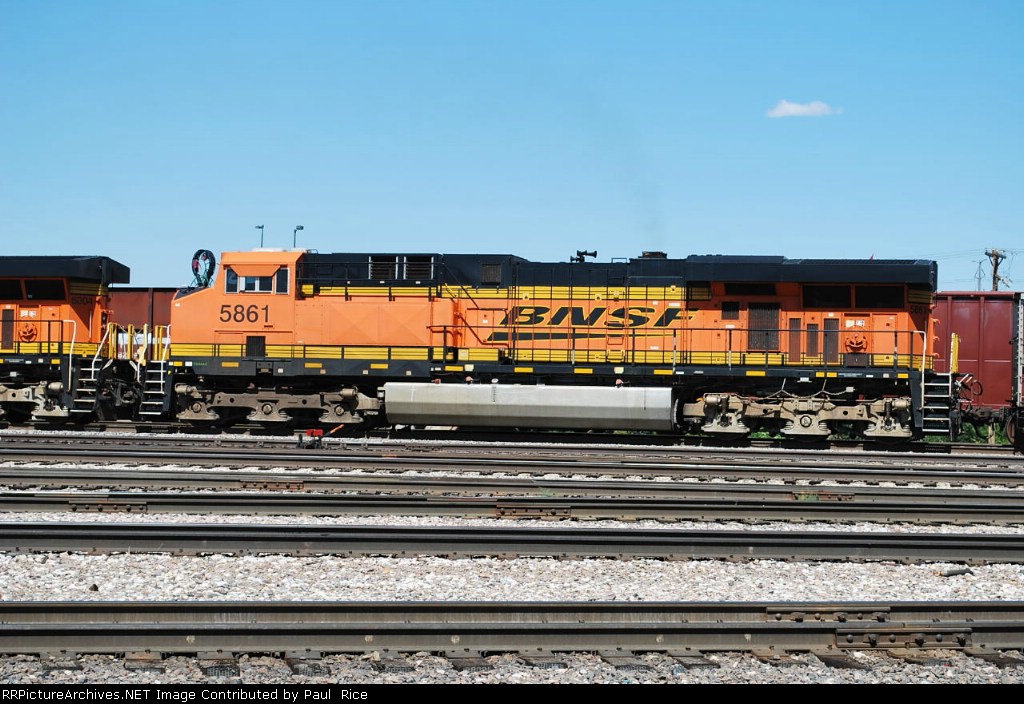 BNSF 5861